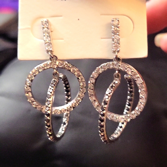 Lia Sophia | Jewelry | Lia Sophia Black White Crystal Interlocking ...